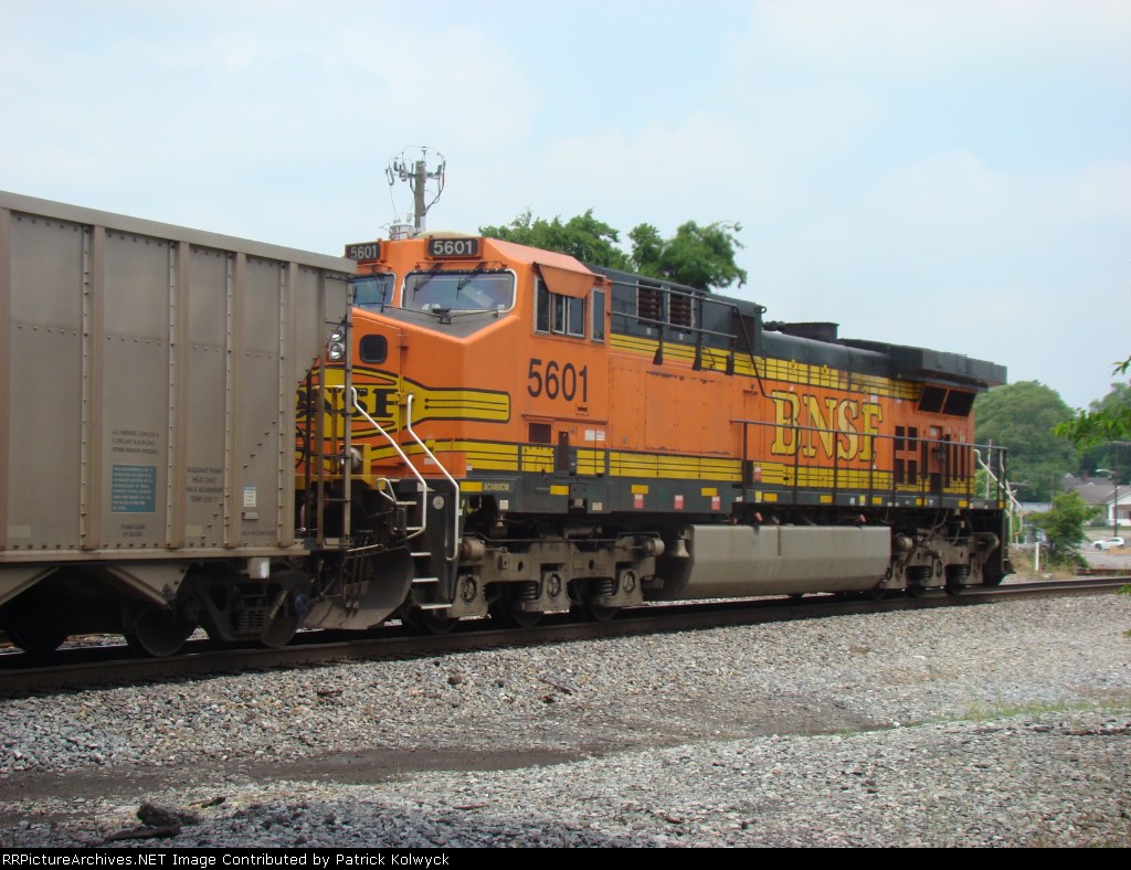 BNSF 5601